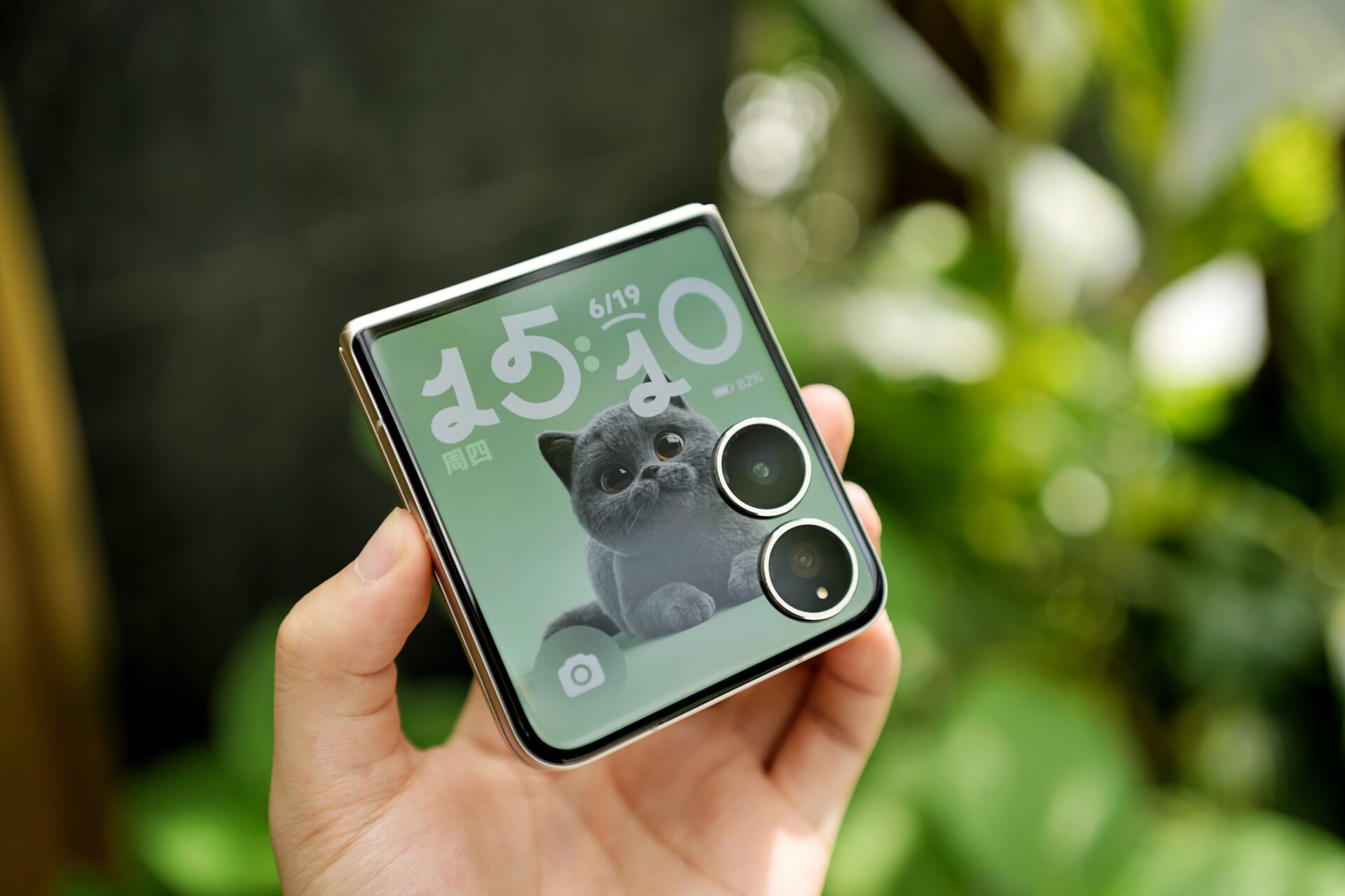 Samsung Galaxy Z Flip7 al descubierto, pero Xiaomi Mix Flip 2 deslumbra más